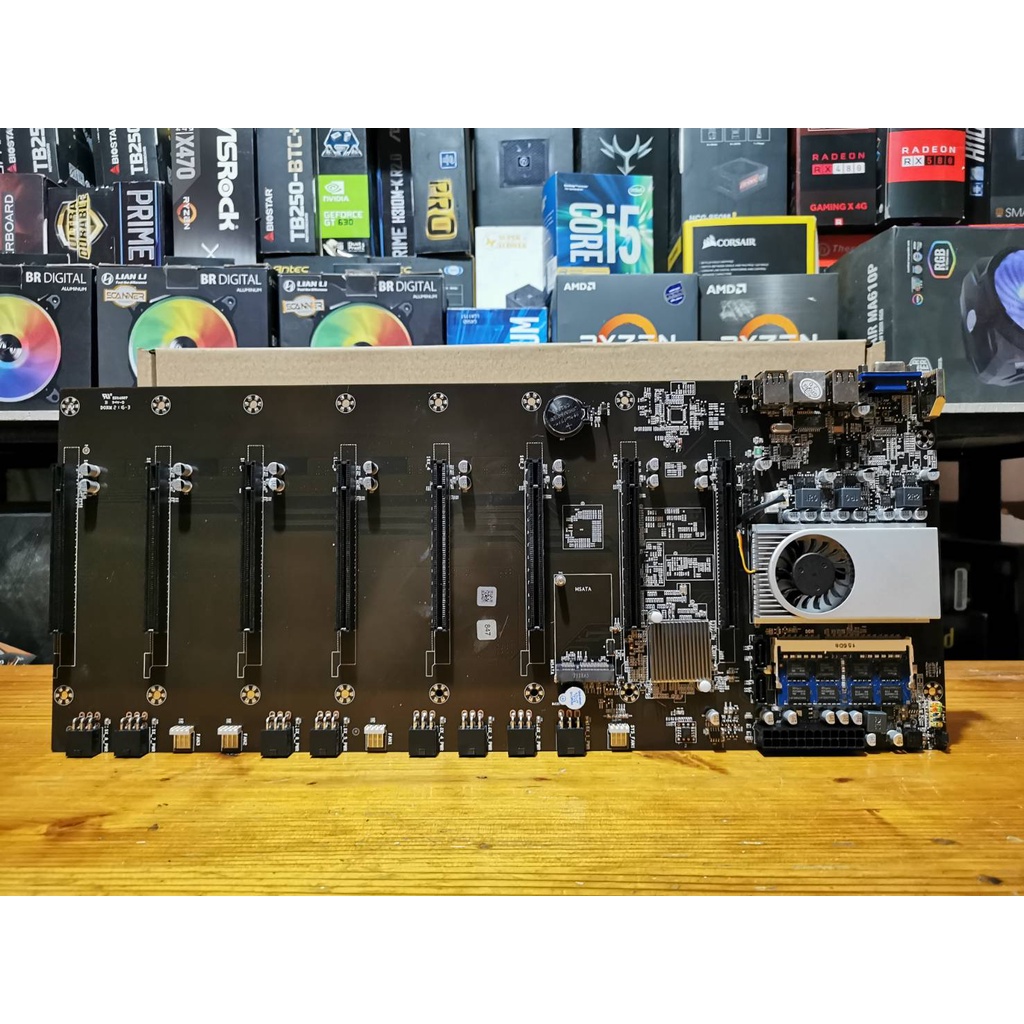 เมนบอร์ด (mainboard) BTC-37 รองรับการ์ดจอได้สูงสุด 8 ใบ มีแรมให้ 4 GB ...