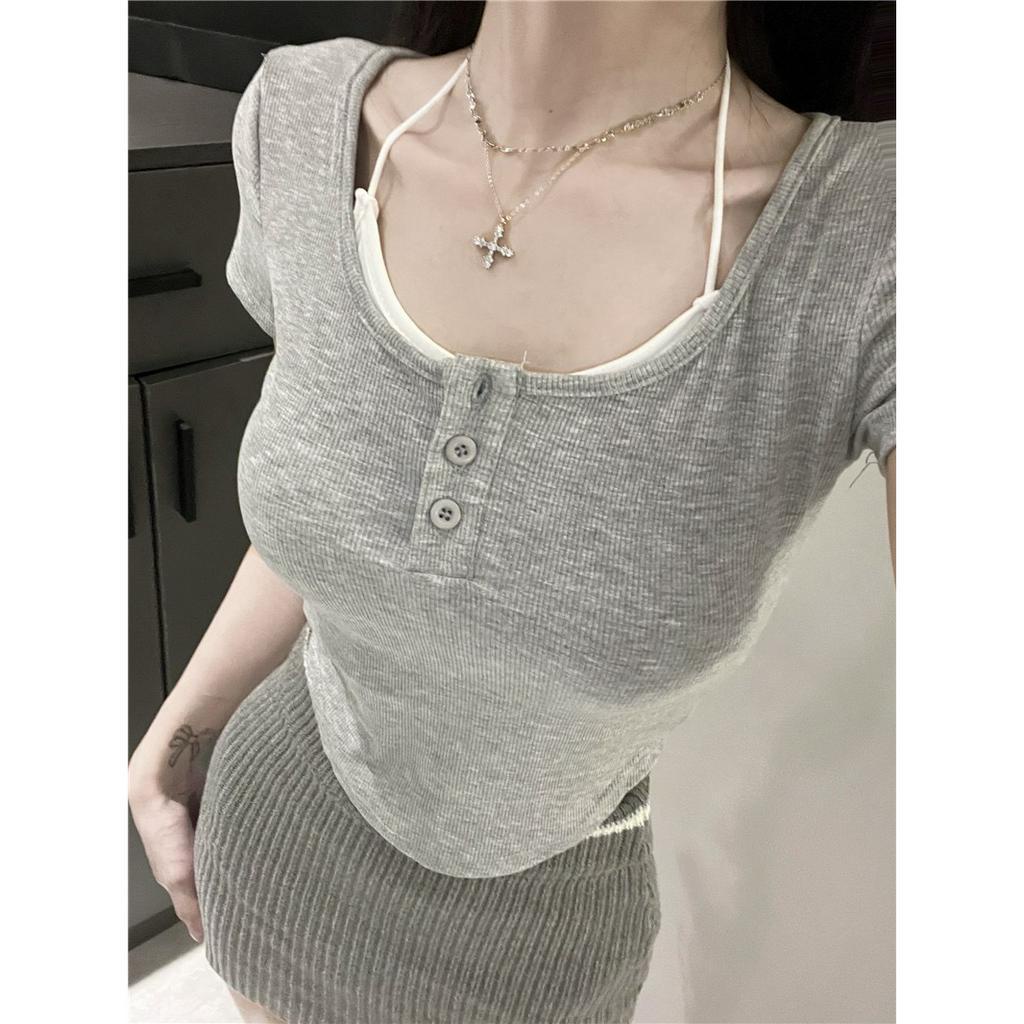 Cicishop(J609)เสื้อครอป+สายเดี่ยวคล้องคอ ดีเทลกระดุมหน้าใช้งานได้จริง ผ้ายืดได้เยอะ ใส่เเล้วไม่ ...