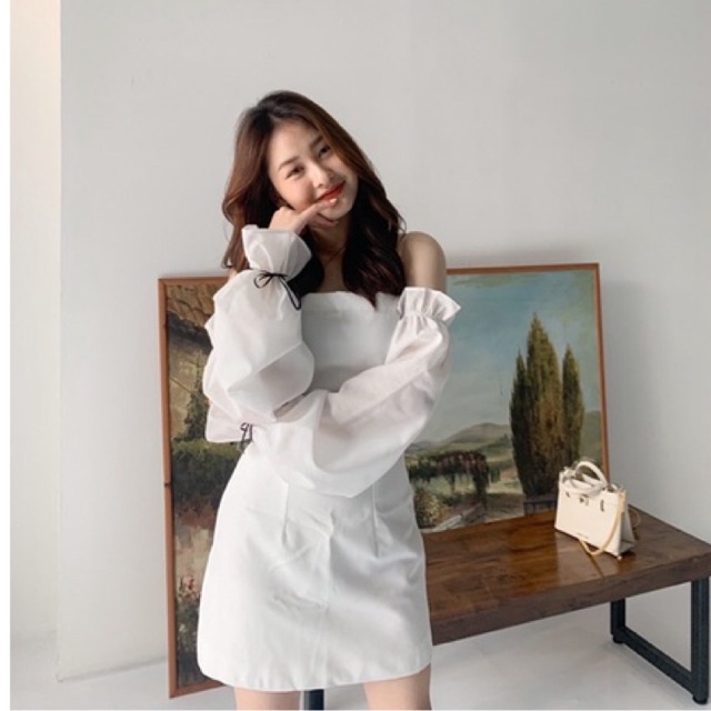 Elle set ชุดเซ็ทสีขาว แยกชิ้นกระโปรงกับเสื้อสุดคุ้ม ใส่แล้วน่ารักละมุน ...