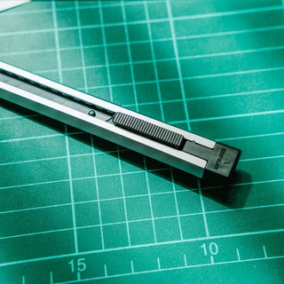 คัตเตอร์ มีด OLFA รุ่น Limited Series AA Ltd-02 (Made in Japan) | Shopee Thailand