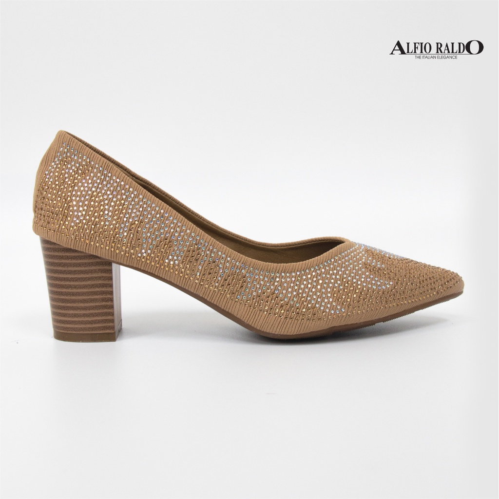 Alfio Raldo di Classe รองเท้าส้นสูง หัวแหลม สีกากี ประดับลูกปัด ...