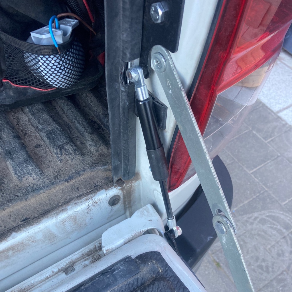 ก้านสตรัทยกประตูท้ายรถยนต์ ซ้าย ขวา สําหรับ Toyota Hilux GUN125 REVO ...