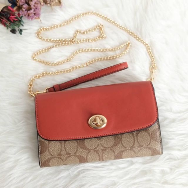 COACH CHAIN CROSSBODY IN COLORBLOCK SIGNATURE CANVAS | Shopee Thailand