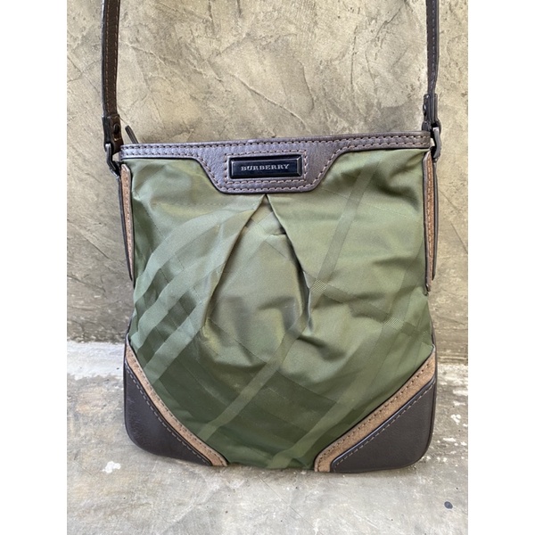 Burberry crossbody bag for an ultimate cool look | Shopee Thailand