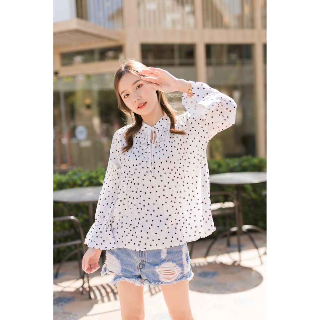 Numsha Brand เสื้อพลีทแขนยาวลายจุดผูกโบว์คอ / NB20127 | Shopee Thailand