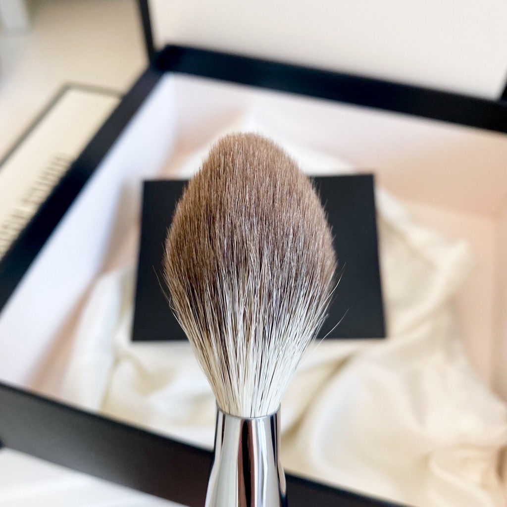 BRUSH STUDIO SF12 Silver Fox Powder Brush แปรงแป้งเอนกประสงค์ขนจิ้งจอก ...