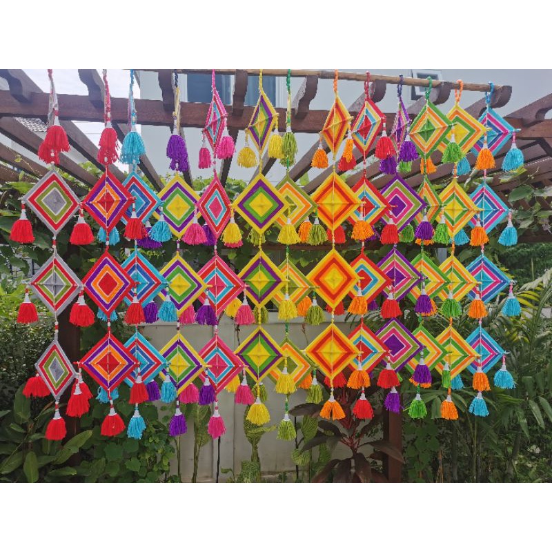 ตุงใยแมงมุม แบบแขวน ทรงสี่เหลี่ยมคละสี ตกแต่งพู่ | Shopee Thailand