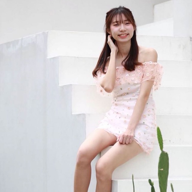 เดรสเกาะไหล่ ลายลูกไม้ | Shopee Thailand