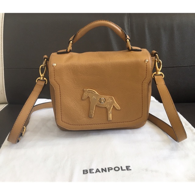 กระเป๋า Bean pole crossbody bag ของแท้ | Shopee Thailand