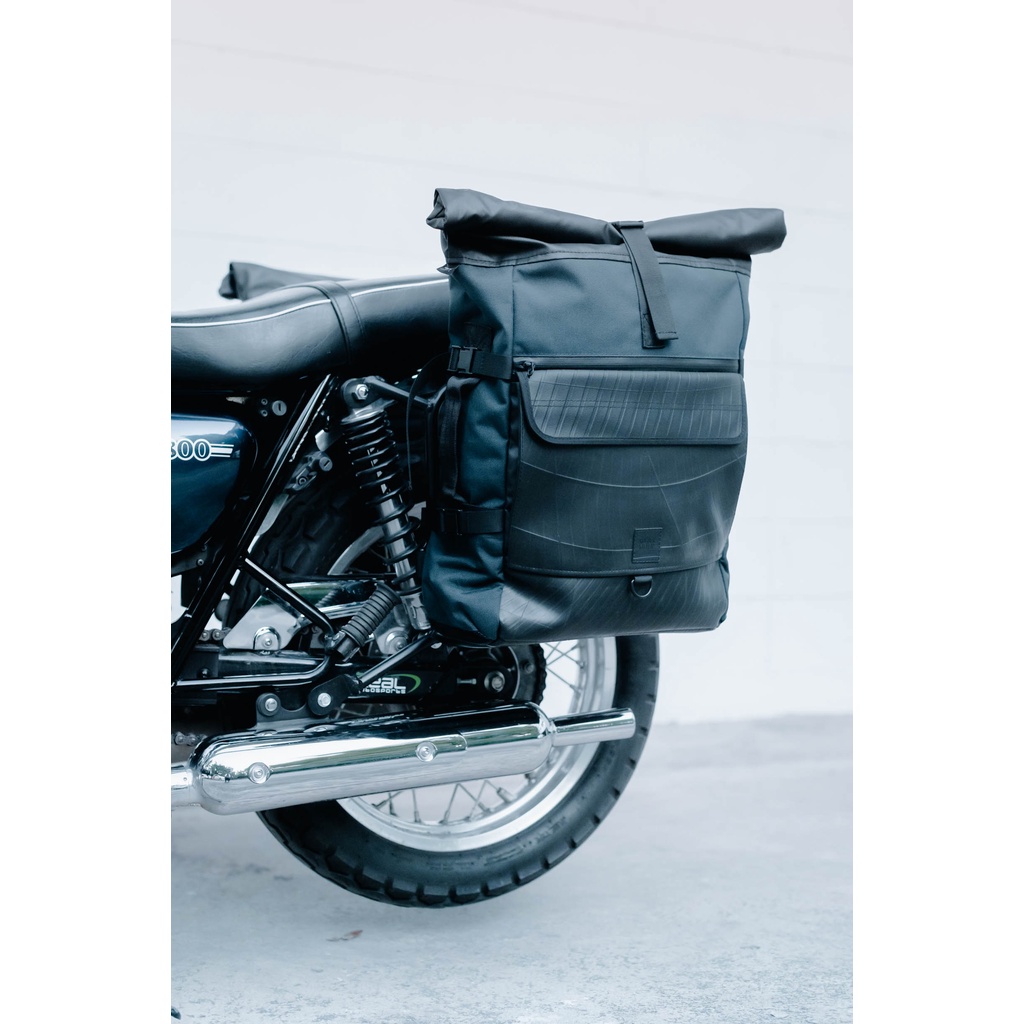 Roger - Motorcycle saddlebag (กระเป๋าติดข้างรถมอเตอร์ไซค์) | Shopee ...
