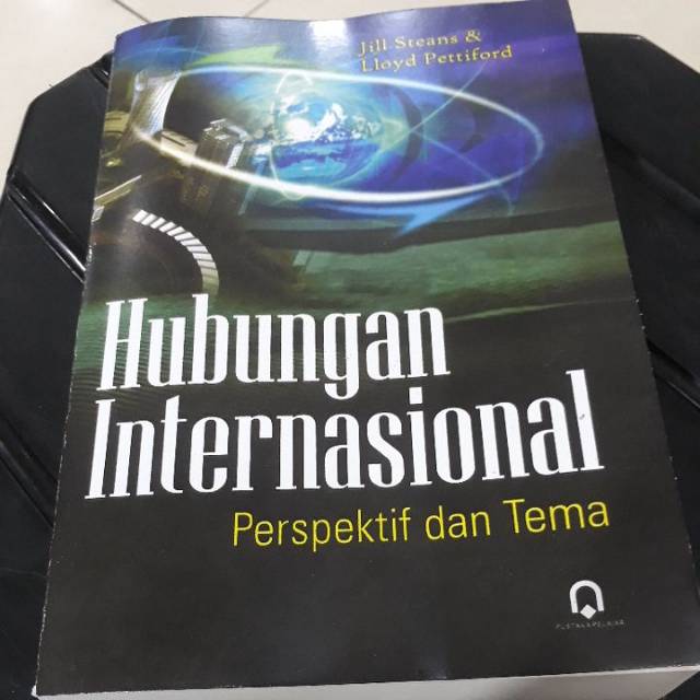 หนังสือเกี่ยวกับนานานาชาติและ Jill Steans Lioyd ธีม | Shopee Thailand