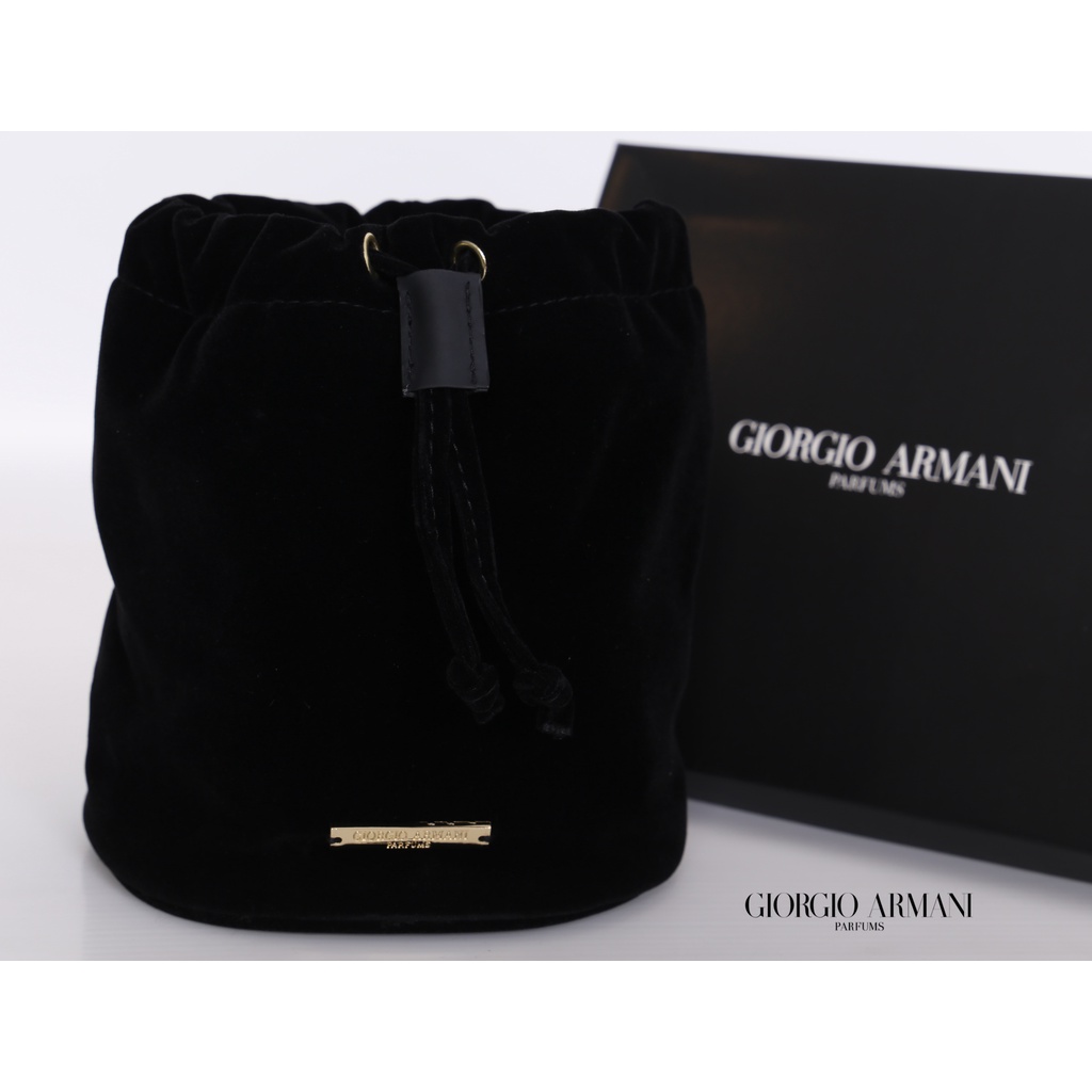 กระเป๋า Giorgio Armani Drawstring Velvet Bag ของแท้ Premium gift ...
