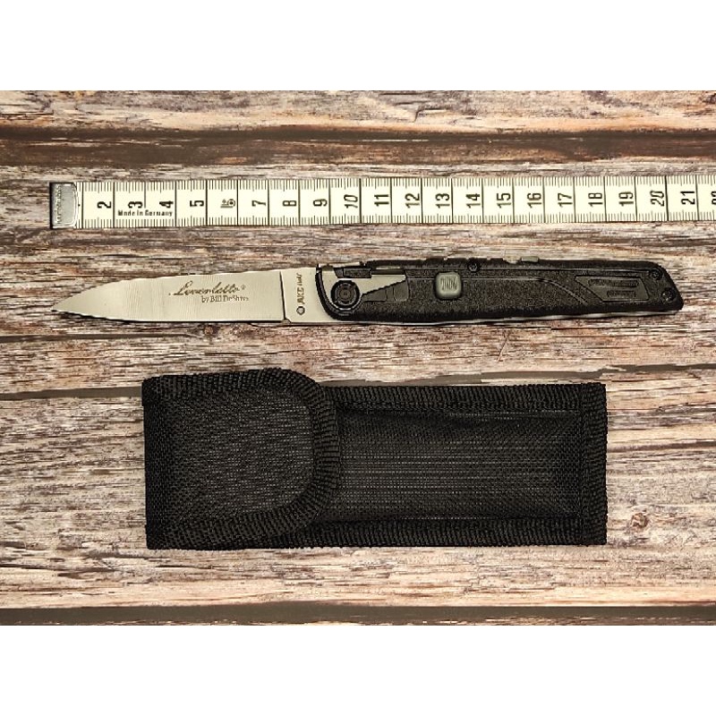 Co lt II รุ่น AKC 2 ตัวนี้รุ่นพิเศษ มีลายเซ็นต์ผู้ออกแบบ แทนที่จะเป็น ...