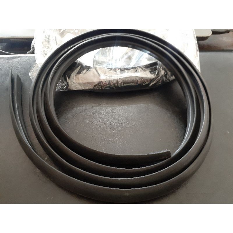 ยางปิดขอบกระจกด้านหน้าล่าง ด้านหลังล่าง ยางขอบแผงจิ้งหรีด DIY BMW E30 E36 E34 E46 E90 E60 E39 ...