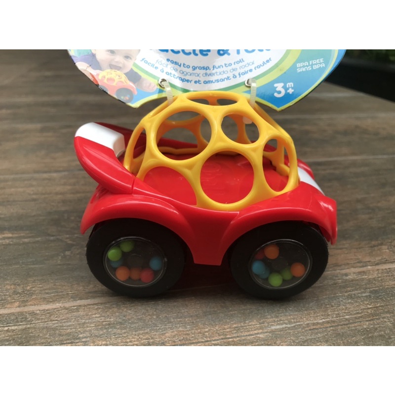 ของเล่นเสริมพัฒนาการ Oball Rattle & Roll Car สีแดง และ สีน้ำเงิน ของ ...
