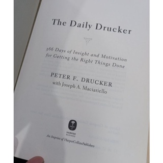 มือสอง The Daily Drucker ปกแข็ง ฉบับภาษาอังกฤษ งานเขียนตลอดทั้งชีวิตของ ...