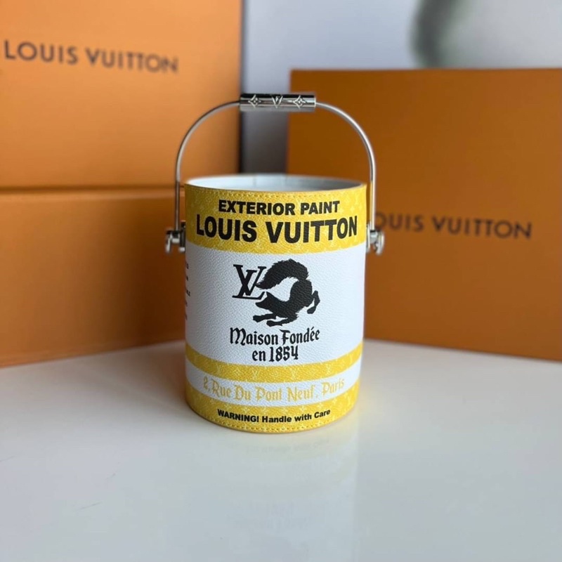 กระเป๋าแบรนด์เนม กระเป๋าสะพายMEN FASHION WEEK 2022 RUNWAY PAINT CAN BAG ...