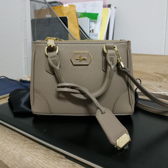 กระเป๋า lyn sofia micro | Shopee Thailand