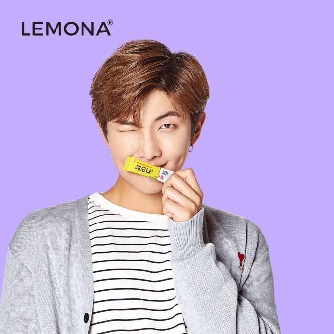 (พร้อมส่ง) [BTS] x LEMONA วิตามินชนิดผงชงดื่มกับน้ำ ขนาด 20 ซอง ...