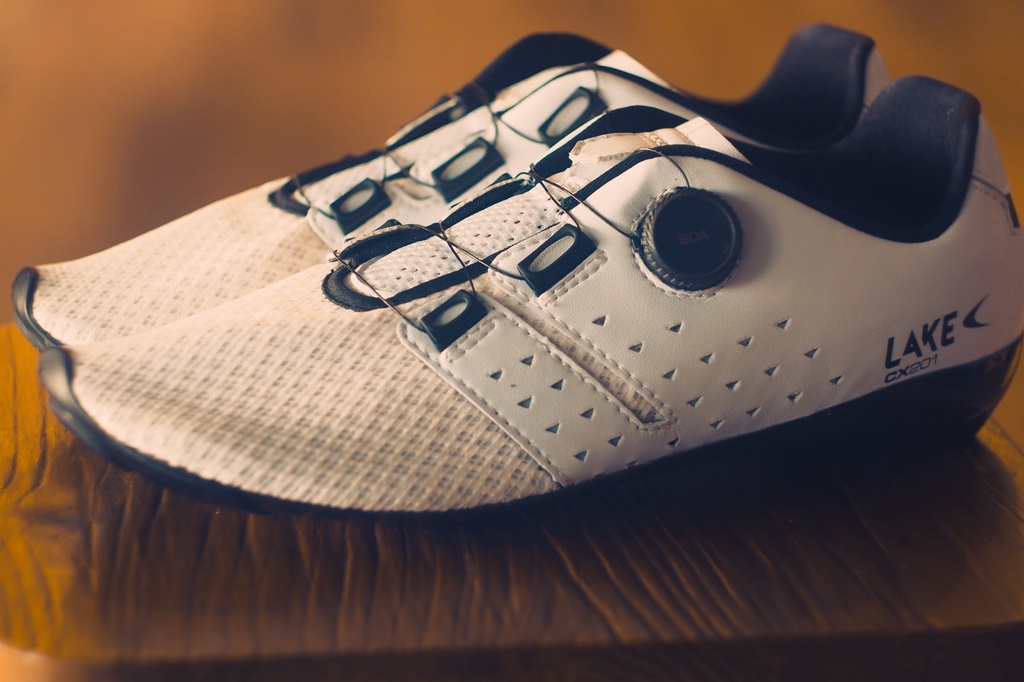 รองเท้าจักรยานหน้ากว้าง LAKE CX201 รองเท้าเสือหมอบ น้ำหนักเบา สำหรับคน ...