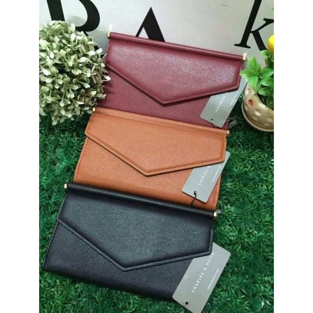 CHARLES & KEITH ENVELOPE FLAP WALLET (Outlet) | Shopee Thailand