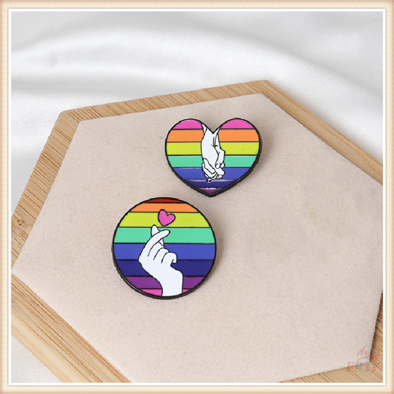 Rainbow Love Forever - Finger Heart / Hold Hands เข็มกลัด ★ 1 ชิ้น ...