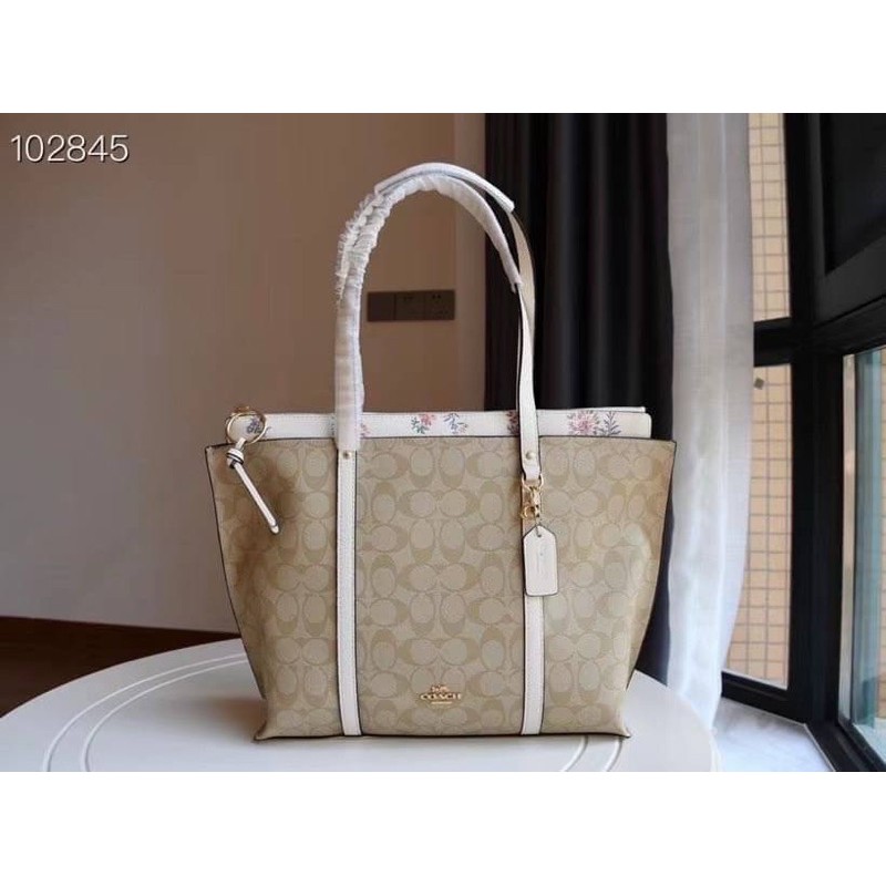 กระเป๋าสะพายข้าง COACH 2319 MAY TOTE IN COLORBLOCK SIGNATURE CANVAS ...