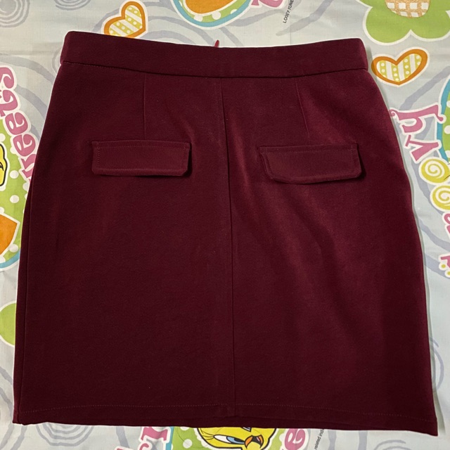 (มือสอง) กระโปรง crayon brand สีแดงเข้ม เบอร์กันดี burgundy | Shopee ...