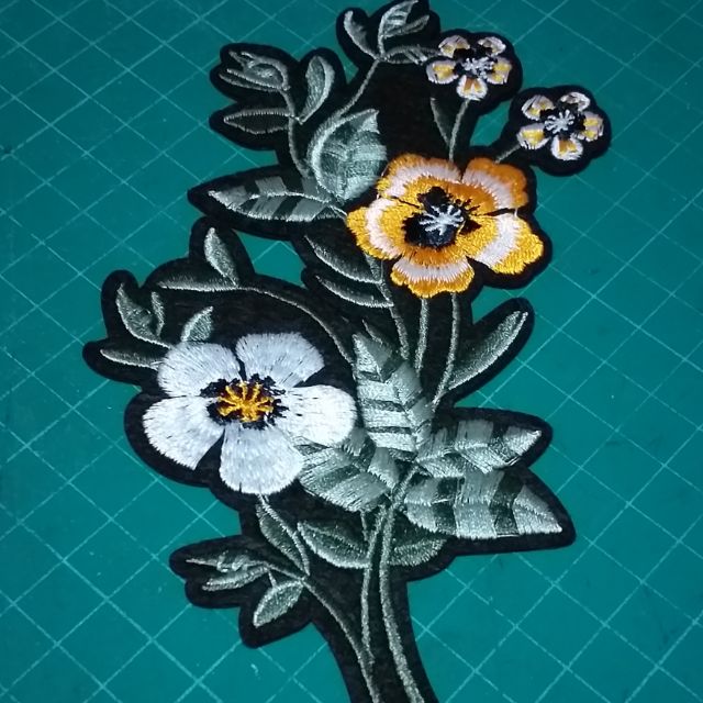 (#057) ช่อปักตกแต่ง ดอกส้ม+ขาว ขนาด 8×18 cm. ชิ้นละ 40 บาท | Shopee ...
