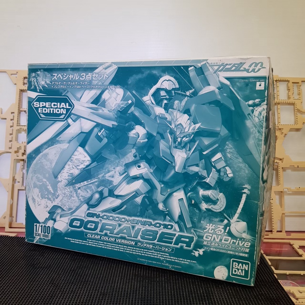 RARE กันดั้ม Gundam Bandai Gundam 00 Raiser Clear Color Version 1/100 ...