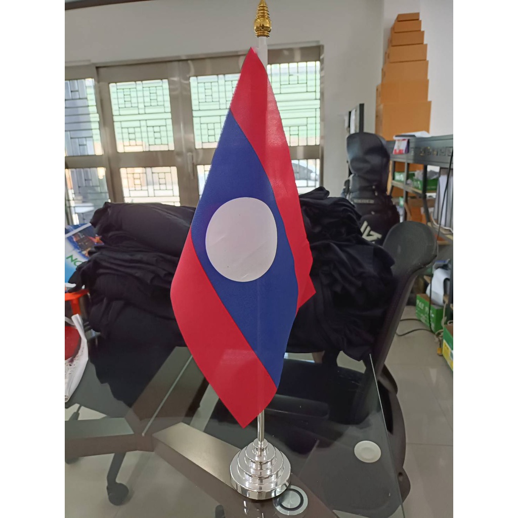 LAO ธงตั้งโต๊ะ สีเงิน ธงชาติลาว เสาแสตนเลส สูง 48 cm | Shopee Thailand