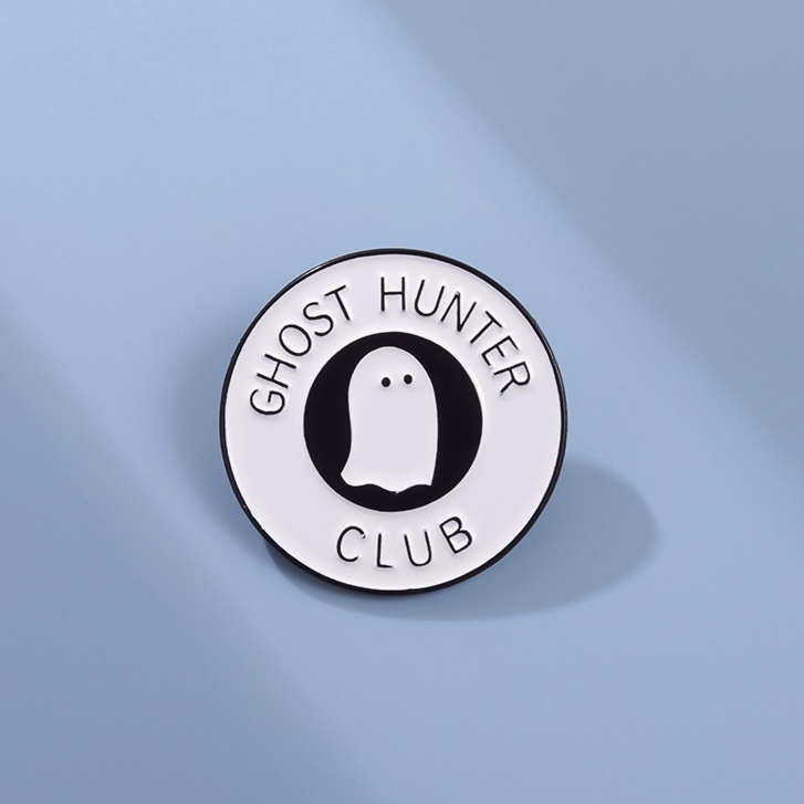 น่ารัก Spooky Boo เคลือบ Pins Ghost Hunter Club เข็มกลัดการ์ตูนรอบ Pin ...
