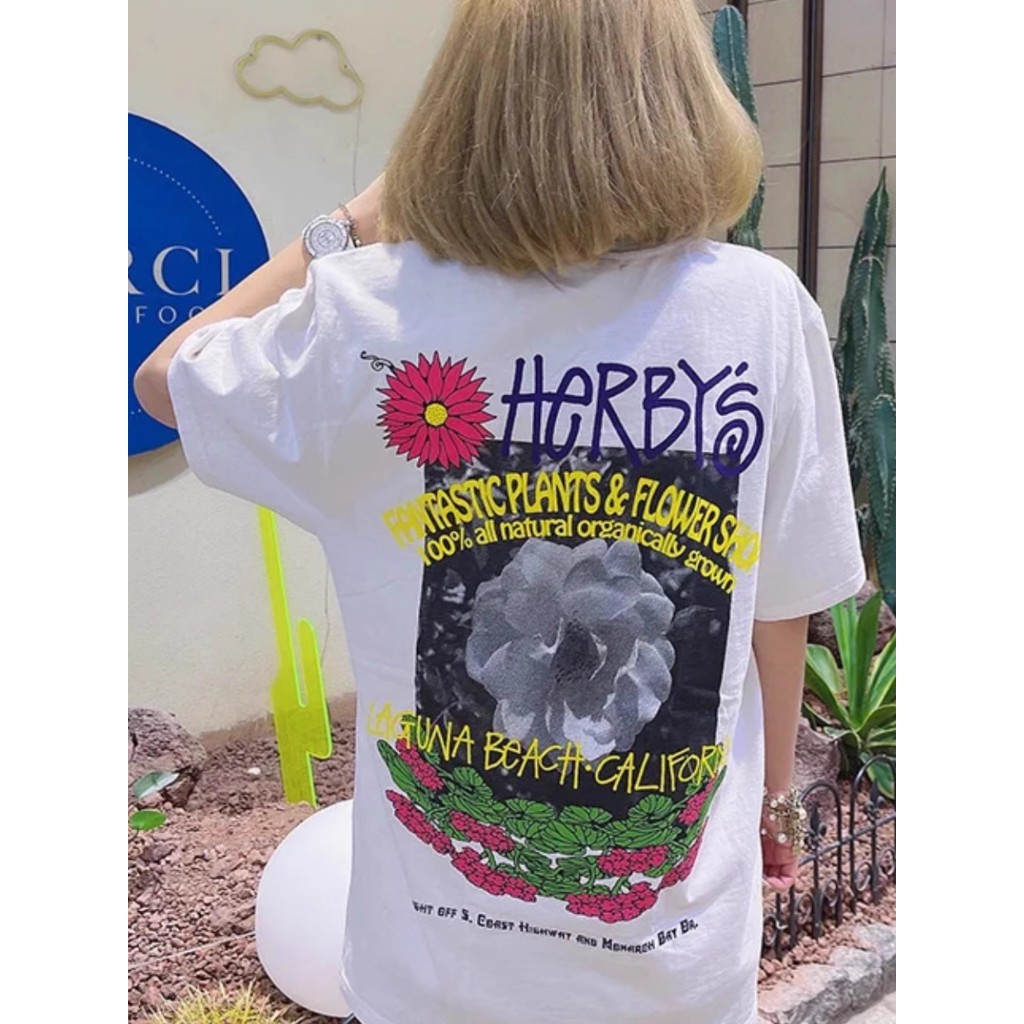 เสื้อยืดแขนสั้นดอกไม้วานิลลา Hepburn ของ Stucci พร้อมดีไซน์หลวมและ A ...