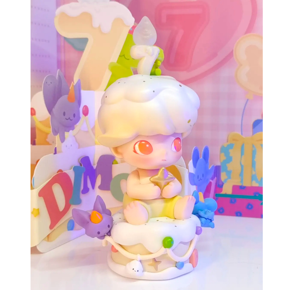 ในสต็อก Pop MART DIMOO 7th Anniversary Figure Hanging Card Ornaments ...