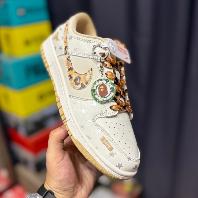 รองเท้าบอร์ดกีฬาสันทนาการ Dunk SB Low BAPE x DQ1098-352 | Shopee Thailand