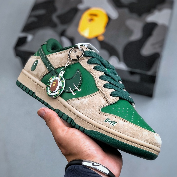 รองเท้าบอร์ดลําลองทรงเตี้ย SB Dunk Low BAPE DQ1098-516 | Shopee Thailand