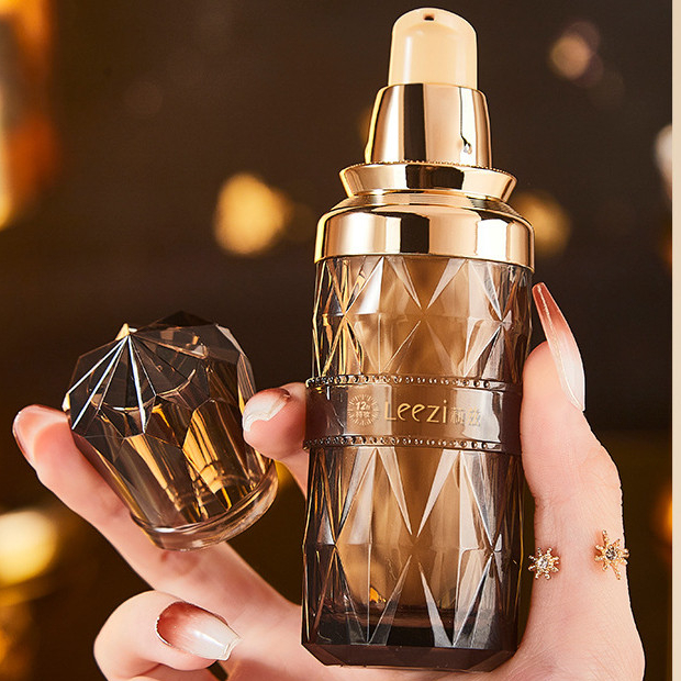 Leezi ขวดสีดําขนาดเล็ก Soft Mist Holding แต่งหน้า Liquid Foundation ...