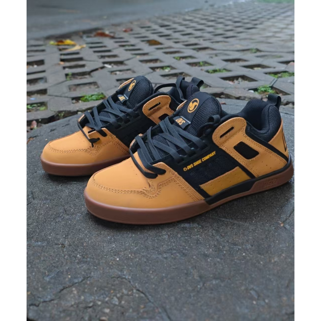 รองเท้าสเก็ตของ DVS Comanche 2.0 สีน้ําตาลสีดํา Nubuck Mens Hip Hop คู่ ...