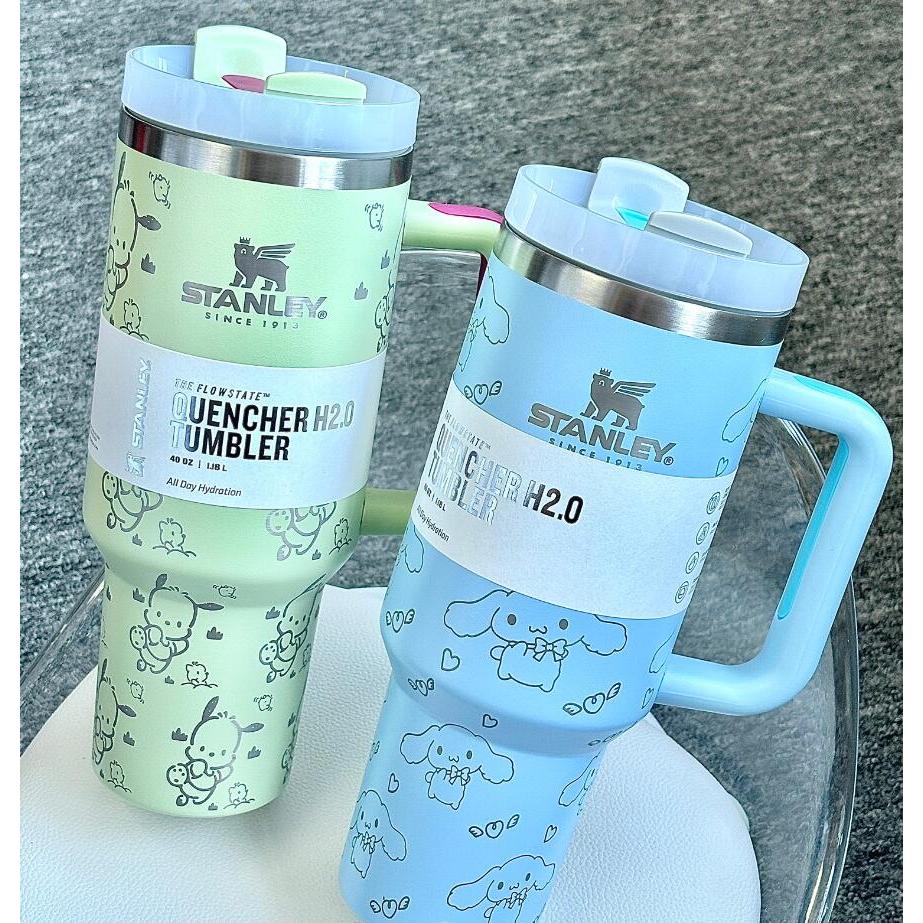 ฟรีหมวกฟาง Sanrio Stanley 40oz/1.1L Quencher H2.0 Tumbler พร้อมที่จับ ...