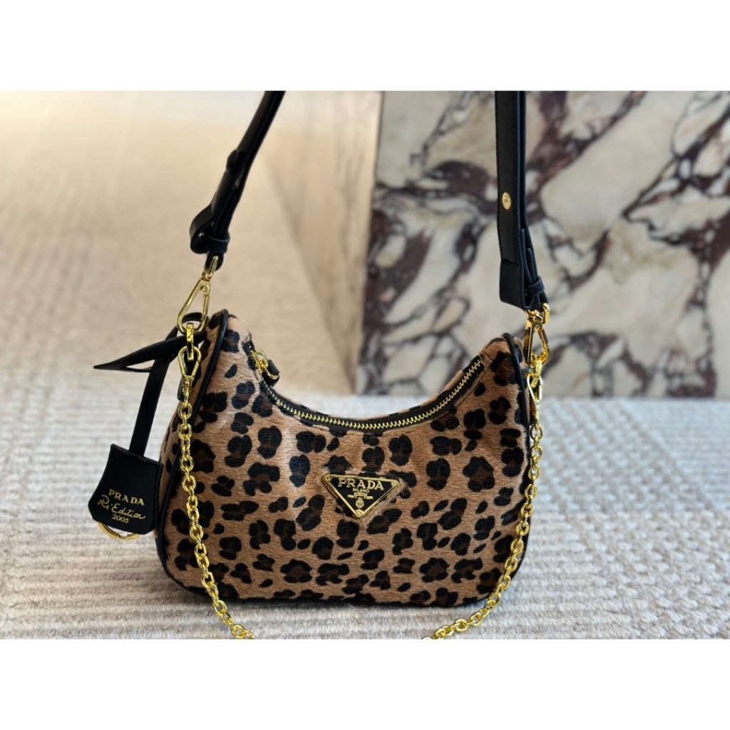 Prada Leopard Print Horsehair กระเป๋าใต้วงแขนระดับไฮเอนด์ | Shopee Thailand