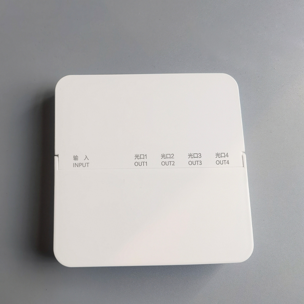 FTTR กล่องเทอร์มินัลไฟเบอร์ 1x4 ATB21-S-4 กล่องกระจายไฟเบอร์ FTTH ในร่มพร้อมตัวแยกพอร์ต SC/UPC ...