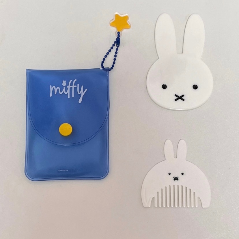 MINISO miffy miffy Series กระจกอะคริลิคหวีชุดจี้ | Shopee Thailand