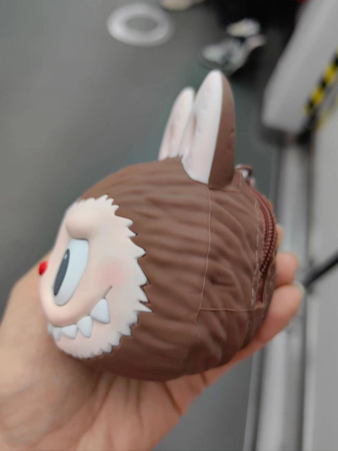 Labubu originals-brown ซิลิโคนหูฟังกระเป๋าของเล่นตุ๊กตาอะนิเมะน่ารักรูป ...