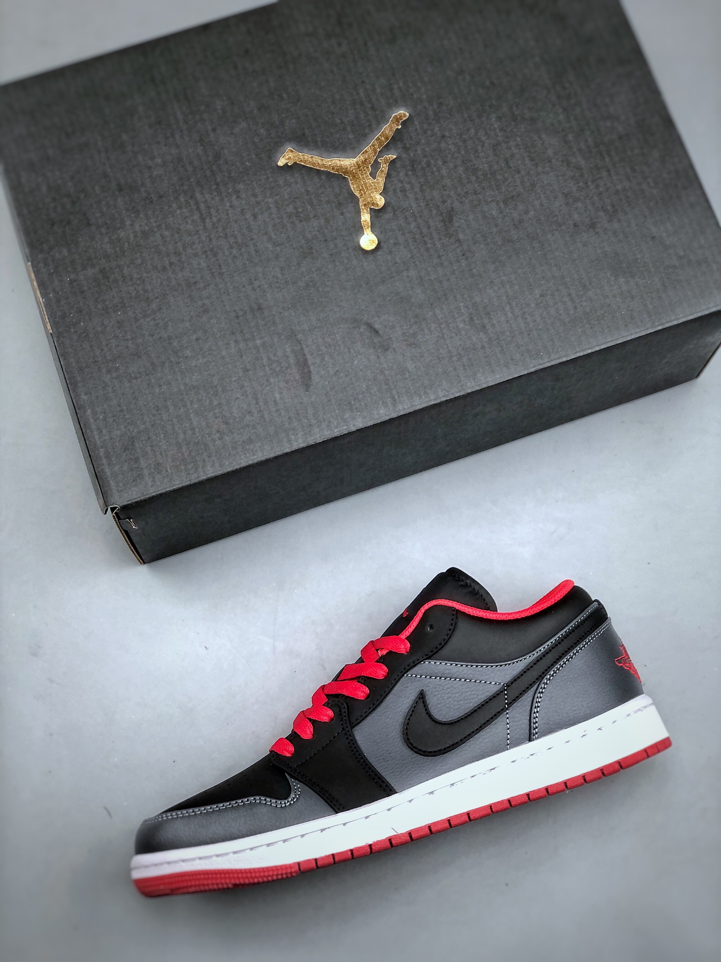 รองเท้าบอร์ด. รองเท้ากีฬา Air Jordan 1 Low AJ1 553558 002 | Shopee Thailand