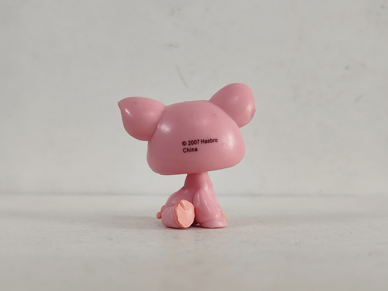 Lps Action Figure littlest pet shop หมูสีชมพูพร้อมตากากบาทสีเขียว #7861 ...