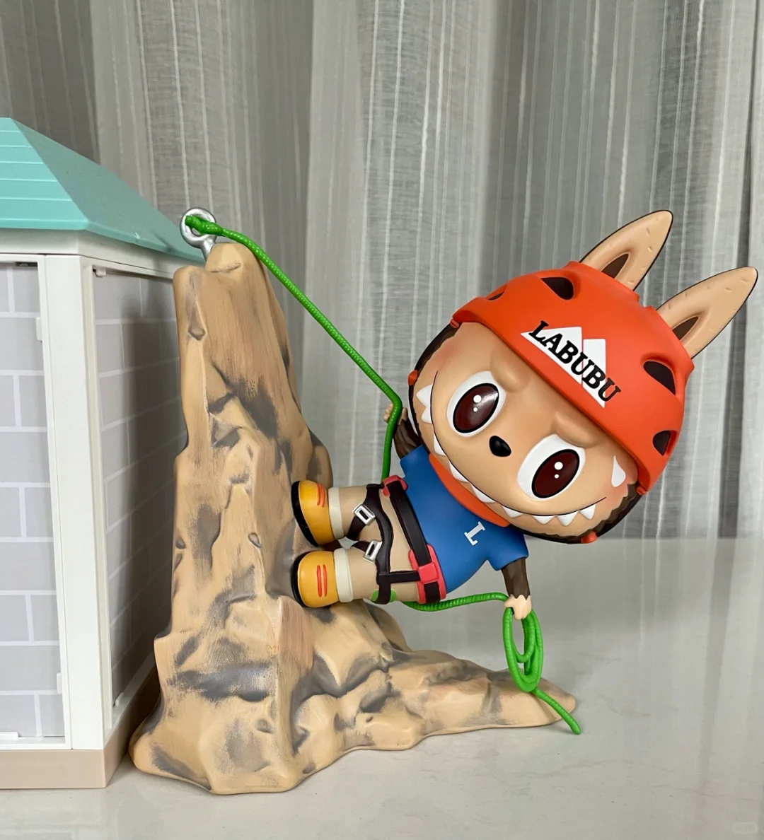 ตุ๊กตาเด็กโต Pop Mart labubu Climber Field Travel Beach รถสามล้อ ของแท้ ...