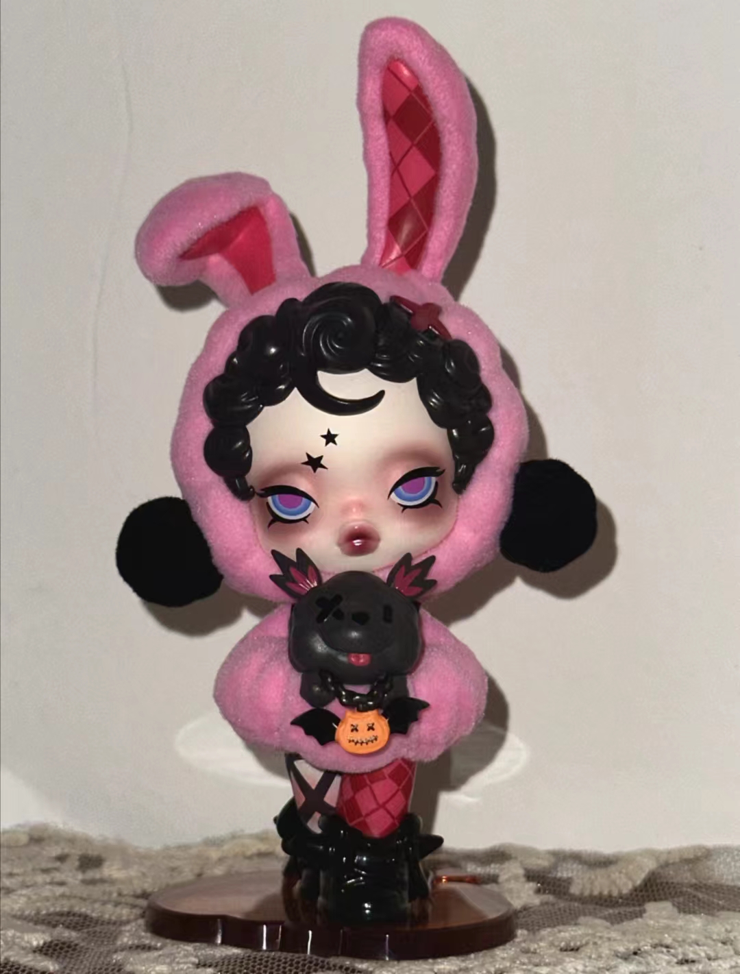 Popmart SKULLPANDA Halloween Visitor Lift Figure Office Doll Doll ...