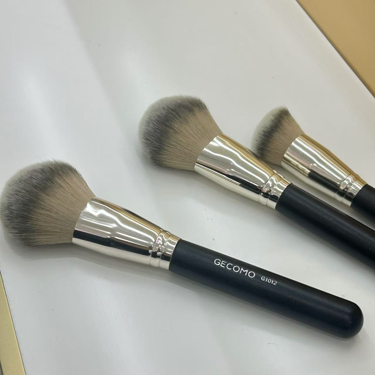 แปรงคอนซีลเลอร์ Dark Circle Tear Groove คอนซีลเลอร์ที่แม่นยําเครื่องมือ ...