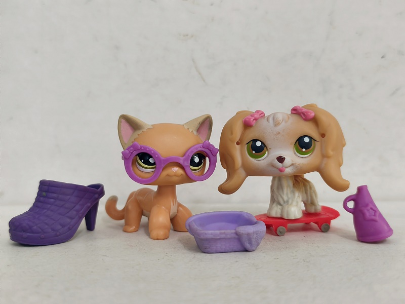 10 ชิ้น/ล็อตสุ่ม Littlest Pet Shop อุปกรณ์เสริมสําหรับ LPS ตัวเลขสัตว์ ...