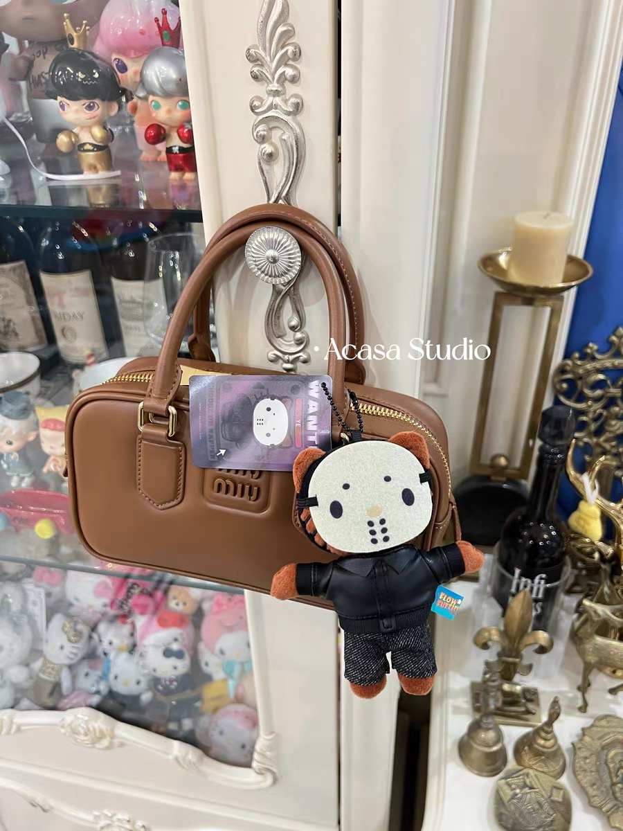 สไตล์ใหม่หนังสีดํา rapper Rap helloKitty จี้ห้อยกระเป๋าสกปรก Braid ...